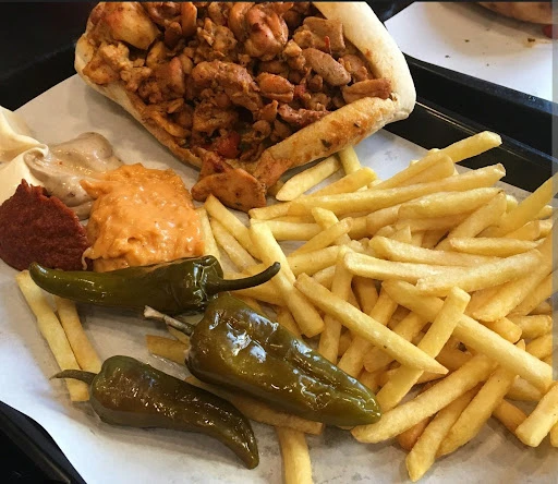 Découvrez Le 129: L’incontournable de la street food halal à Saint-Denis